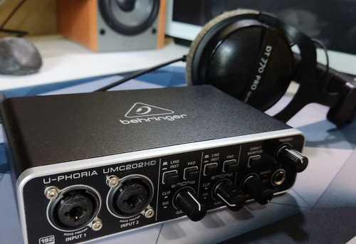 Внешняя звуковая карта Behringer U-Phoria UMC202HD