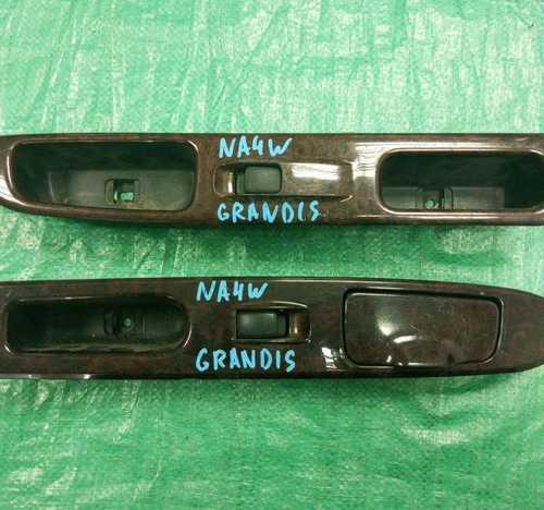 Кнопка стеклоподъемника Grandis MR283701 MR480596