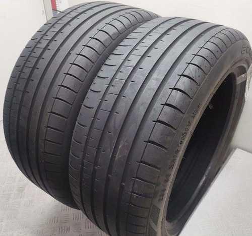 Accelera PHI-R 235/50 R18