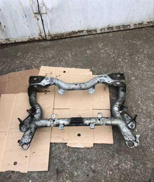Балка подрамник передний Mercedes benz w204