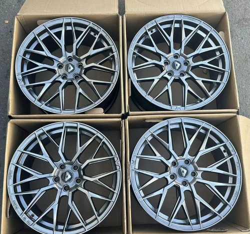 Диски R18 Flow Form Vorsteiner 8,5J кг Audi Skoda