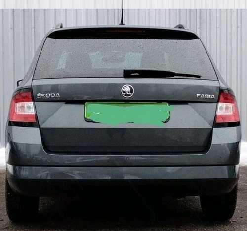 Крышка поводка стеклоочистителя Skoda Fabia