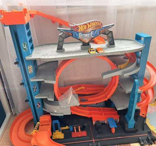 Hot wheels трек акула ultimate garage мега гараж