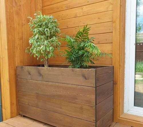 Ящик уличный из дерева для растений