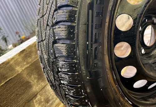 Pirelli Ice Zero 215/60 R16 99
