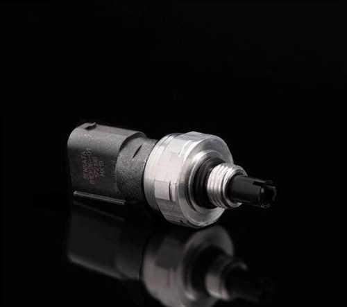 Датчик температуры и давления газа MKB00-38231J0
