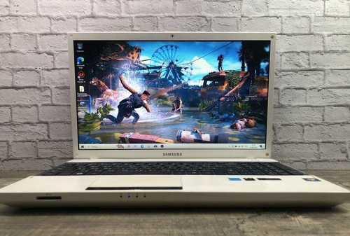 Игровой ноутбук Samsung i7/10Gb/SSD/2 Видеокарты