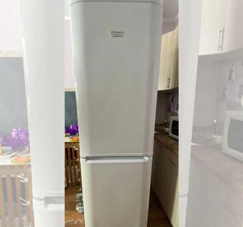 Холодильник бу Hotpoint Ariston