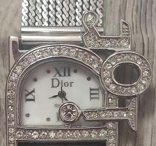Часы наручные Dior