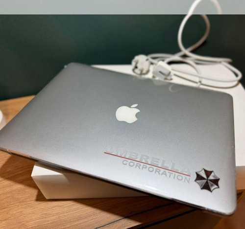MacBook Air 13 (2017), 128 ГБ, Core i5, 1.8 ГГц, RAM 8 ГБ, Intel HD Graphics 6000