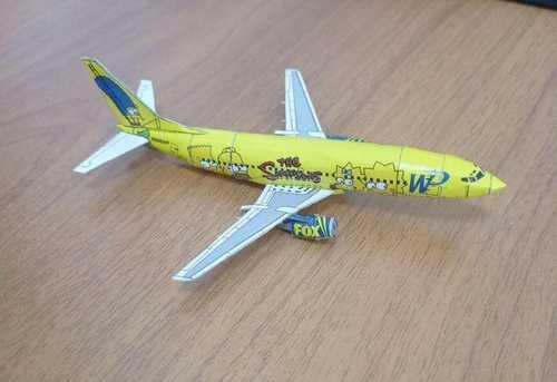 Модель самолета Boeing 737 Simpsons