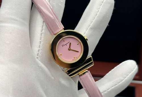 Женские кварцевые часы Salvatore Ferragamo