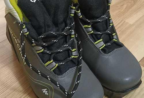 Лыжные ботинки Quechua 32 размер. Крепление NNN