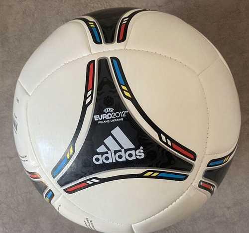 Футбольный мяч adidas Euro 2012 Glide