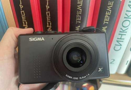 Компактный фотоаппарат Sigma dp1 s