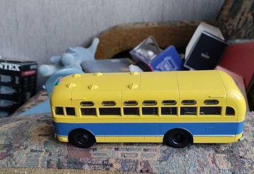 Модель автобуса зис155