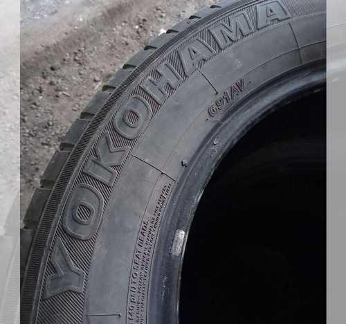 Yokohama 104ZR 225/65 R17 105H