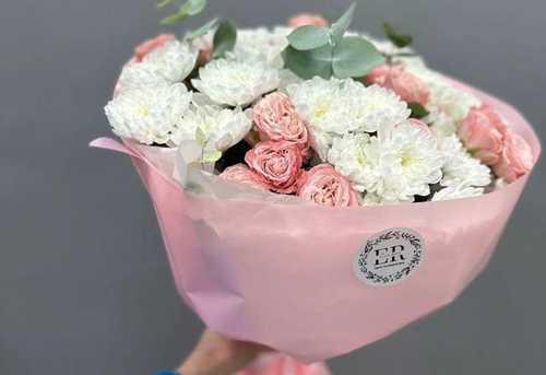 Сборный букет хризантема и куст роза с доставкой