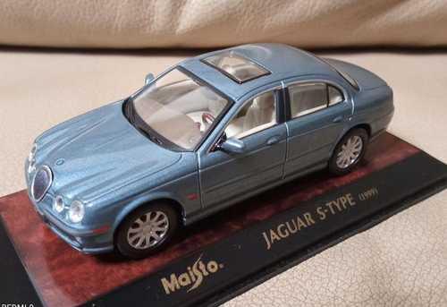 Модель Jaguar s-type 1999. Maisto. 1/43