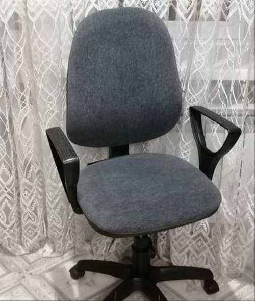 Компьютерное кресло в отл. сост
