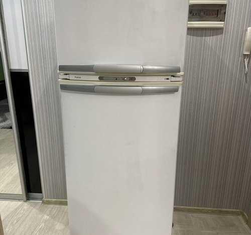 Холодильник whirlpool