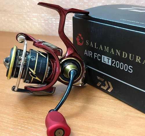 Daiwa 21 Salamandura AIR FC LT 2000S (20 Luvias)