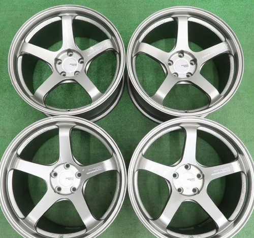Yokohama Advan GT Beyond 19'' 9.5J 25/10.5J 32 112