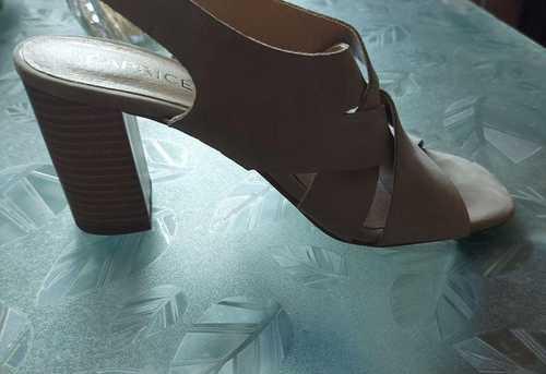 Женская обувь 36 размер,босоножки и зимние сапоги