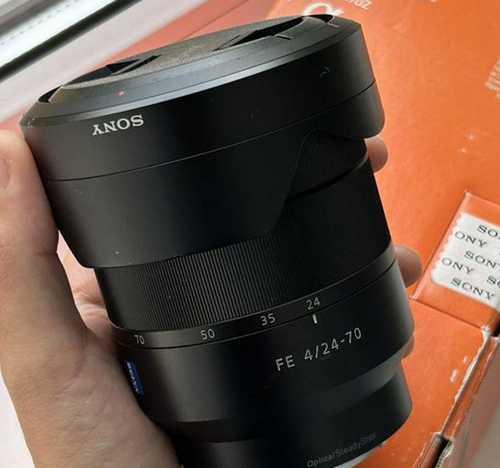 Объектив Sony FE 24-70mm F/4 OSS