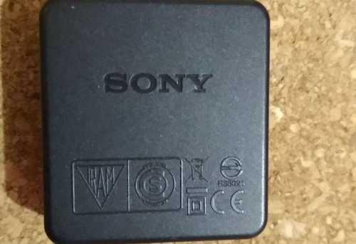 Зарядное Sony AC-UB10