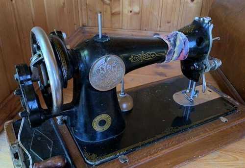 Швейная машина ретро Подольск в рабочем состоянии
