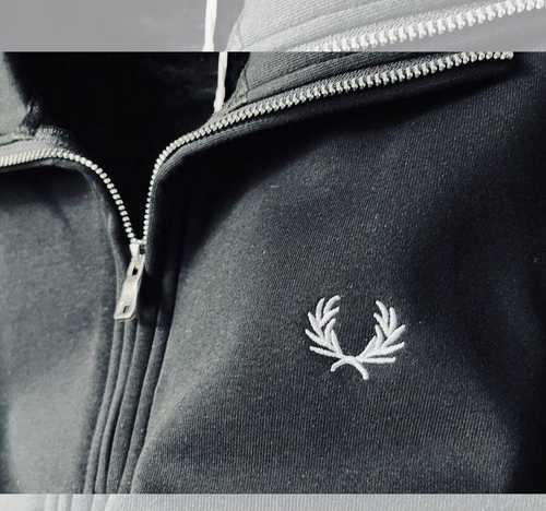 Свитшот Fred Perry