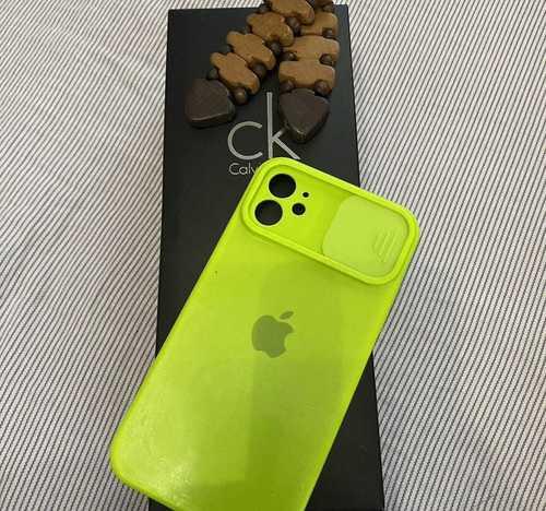 Чехлы на iPhone 11