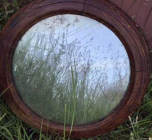 Старинное круглое зеркало
