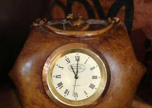 Настольные часы портфель The Original Book Works