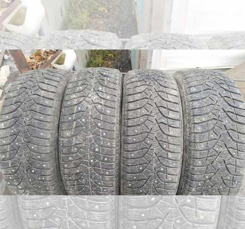 Bridgestone Blizzak Spike-02 205/55 R16