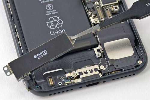Замена вибромотора на iPhone 11