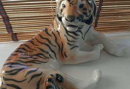 Подарки. Фарфоровая фигура тигра большого размера