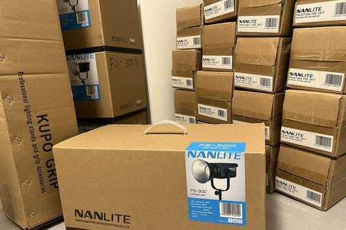 Nanlite FS-300 - светодиодный осветитель