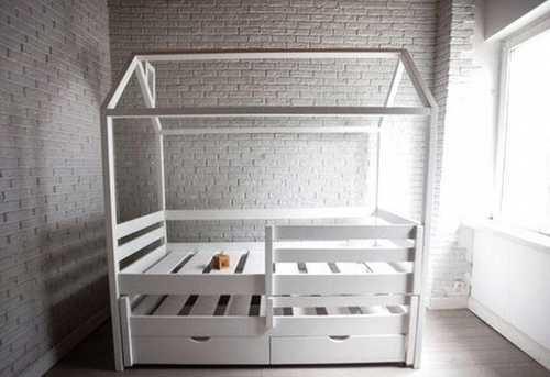 Двухярусная детская кровать в форме домика