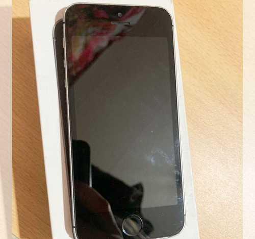 iPhone SE, 32 ГБ