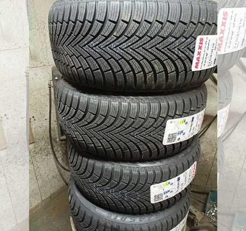 Maxxis Premitra Snow WP6 225/40 R19 и 255/35 R19 93W