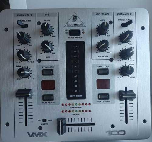 Микшерный пульт Behringer VMX 100 Pro