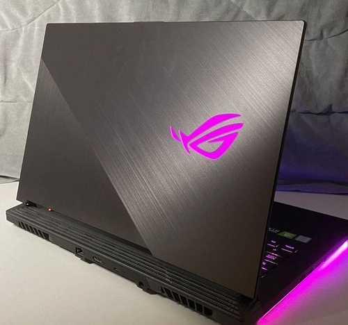 Игровой ноутбук Asus rog strix Scar III