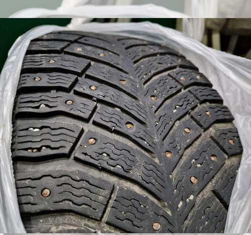 Michelin X-Ice North 4 225/45 R19