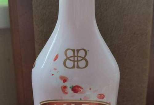 Бутылка от ликера Baileys клубничный