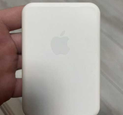 Magsafe battery pack