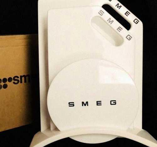 Smeg: белые разделочные доски из керамики