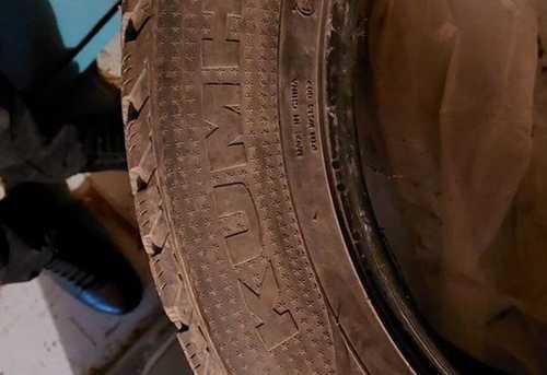 Kumho I'Zen RV Stud KC16 225/60 R18