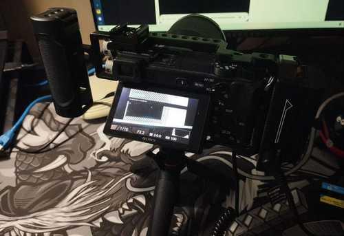 Видеокамера Sony a6300 с объективом Sigma 16